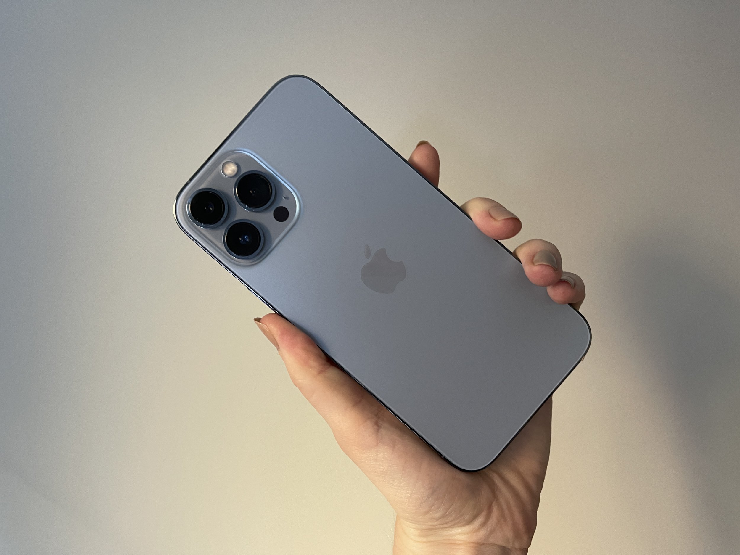 Apple iPhone 13 Pro 128GB Silver купить по лучшей цене, оригинальный ...